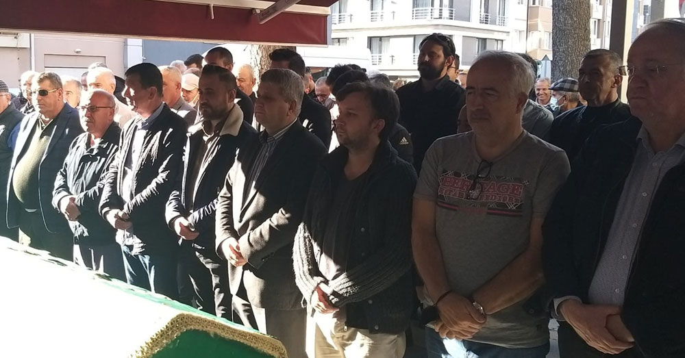 Vefat eden Hamamyolu esnaflarından Figen Aksoy toprağa verildi ...